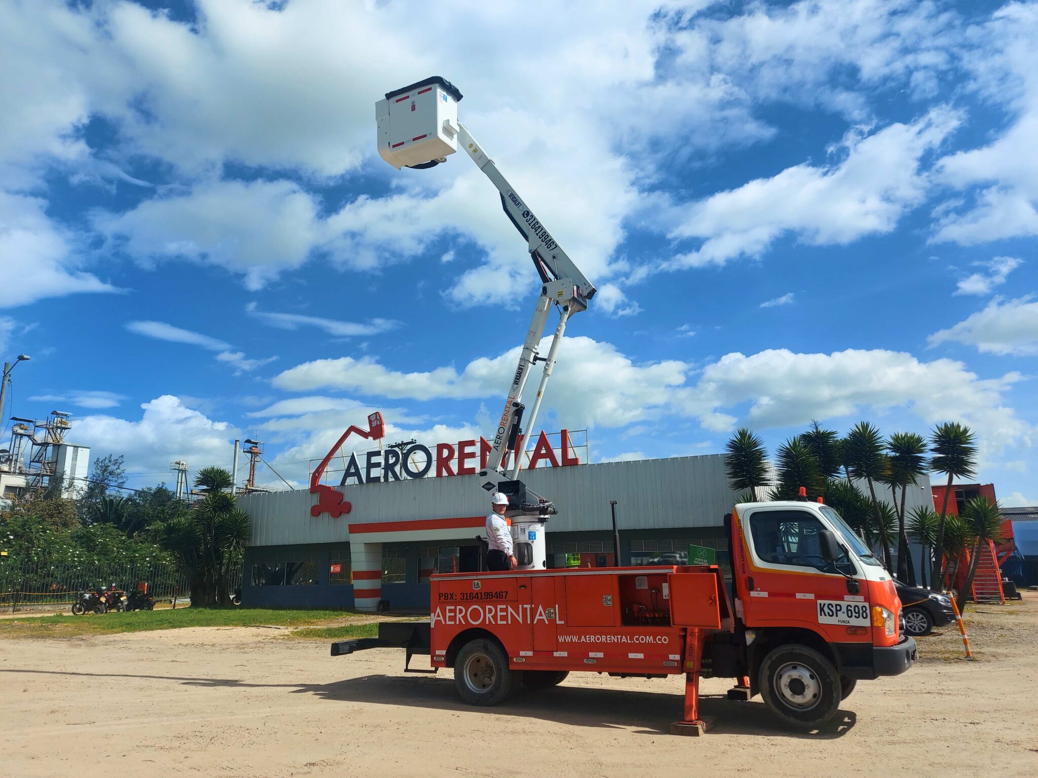 ABOUT US – Rent of low level platforms Rent in Aerorental America